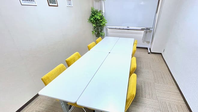 <マルチプルスペース>新大阪駅東口目の前👀完全個室🚪光回線Wi-Fi📶モニター🖥️テレワーク/ZOOM/会議/ワークショップの写真1