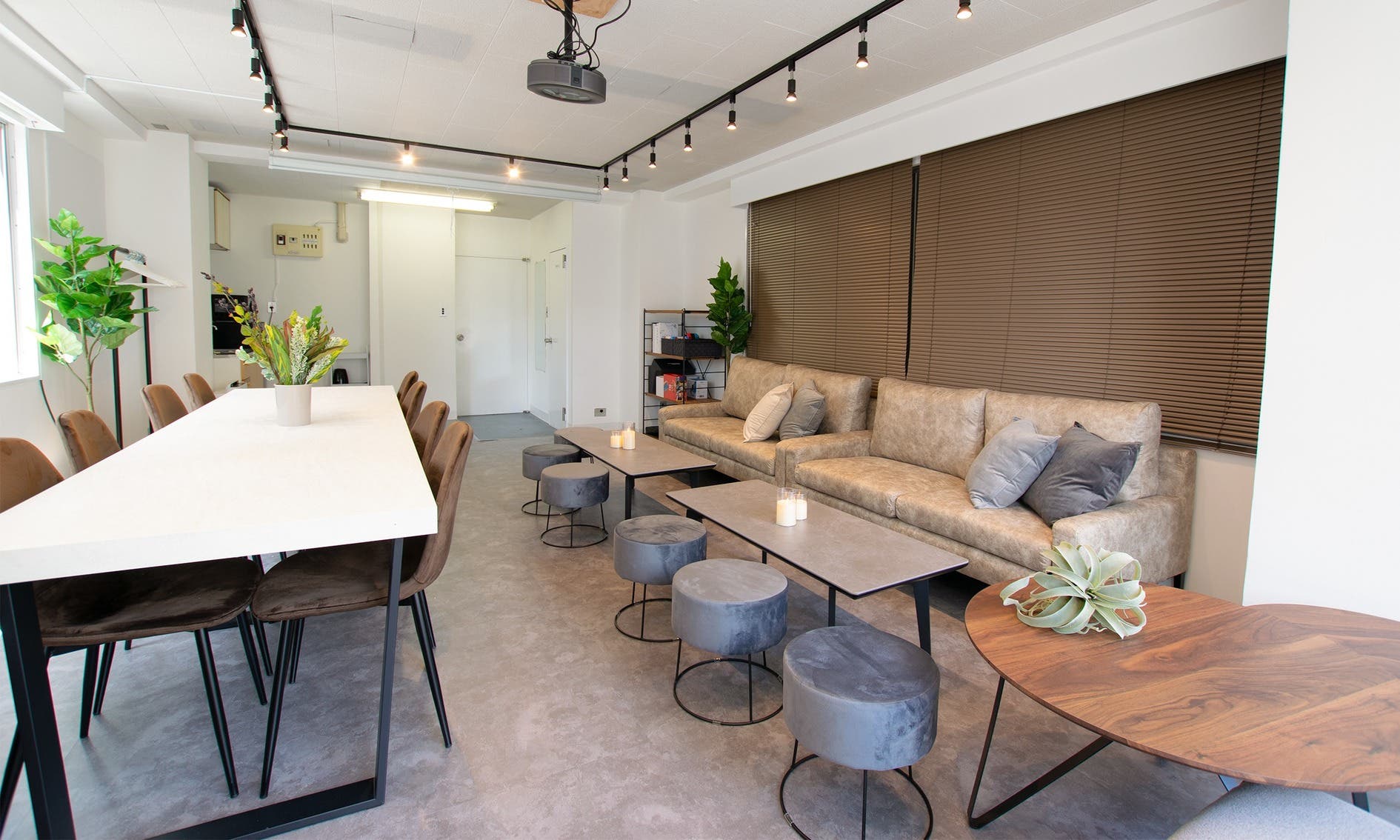 【西新宿駅1分】ベストホスト賞受賞/最大30名・24H/スクリーン100㌅/フロア貸切/パーティ🎉セミナー🌟女子会/ゲームの写真7