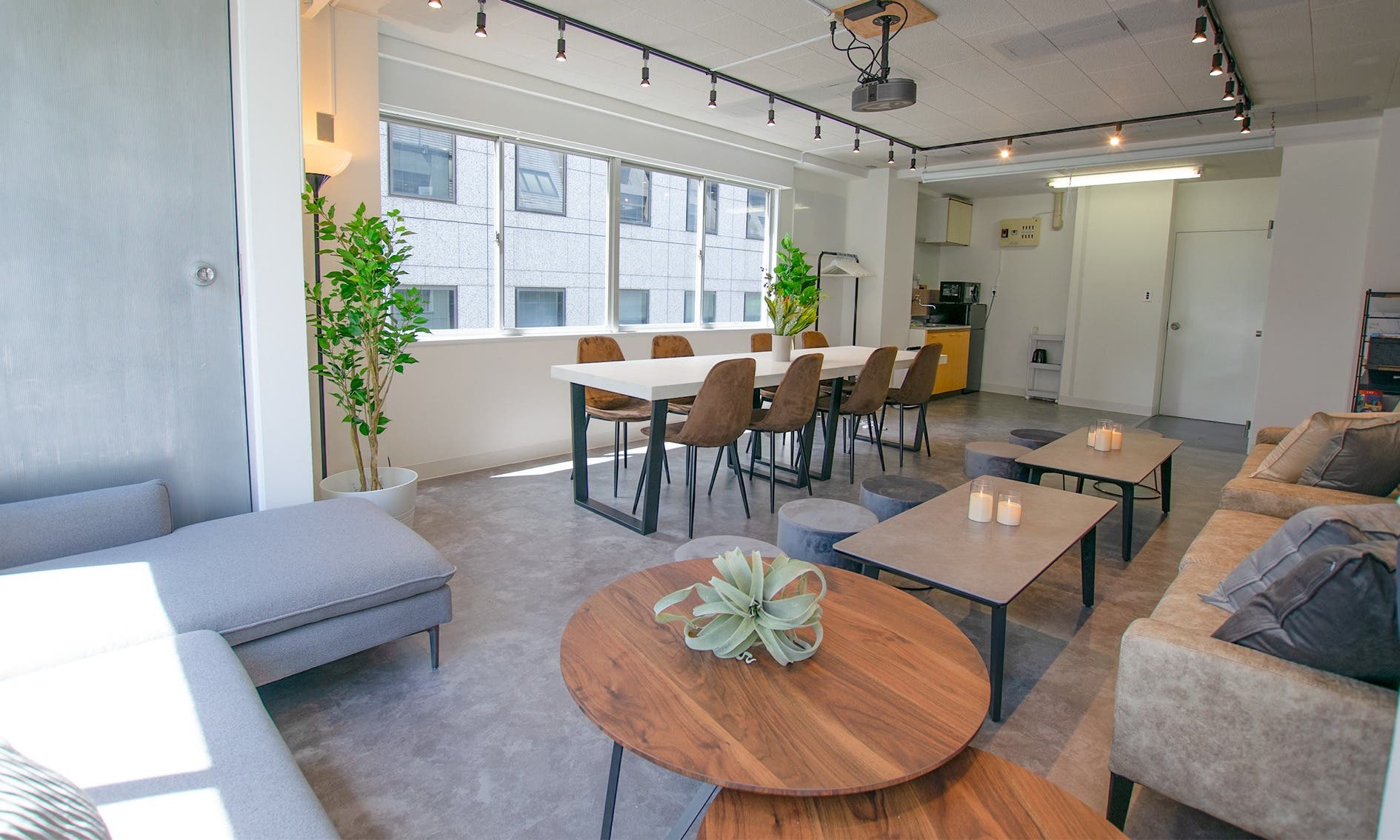 【西新宿駅1分】ベストホスト賞受賞/最大30名・24H/スクリーン100㌅/フロア貸切/パーティ🎉セミナー🌟女子会/ゲームの写真8