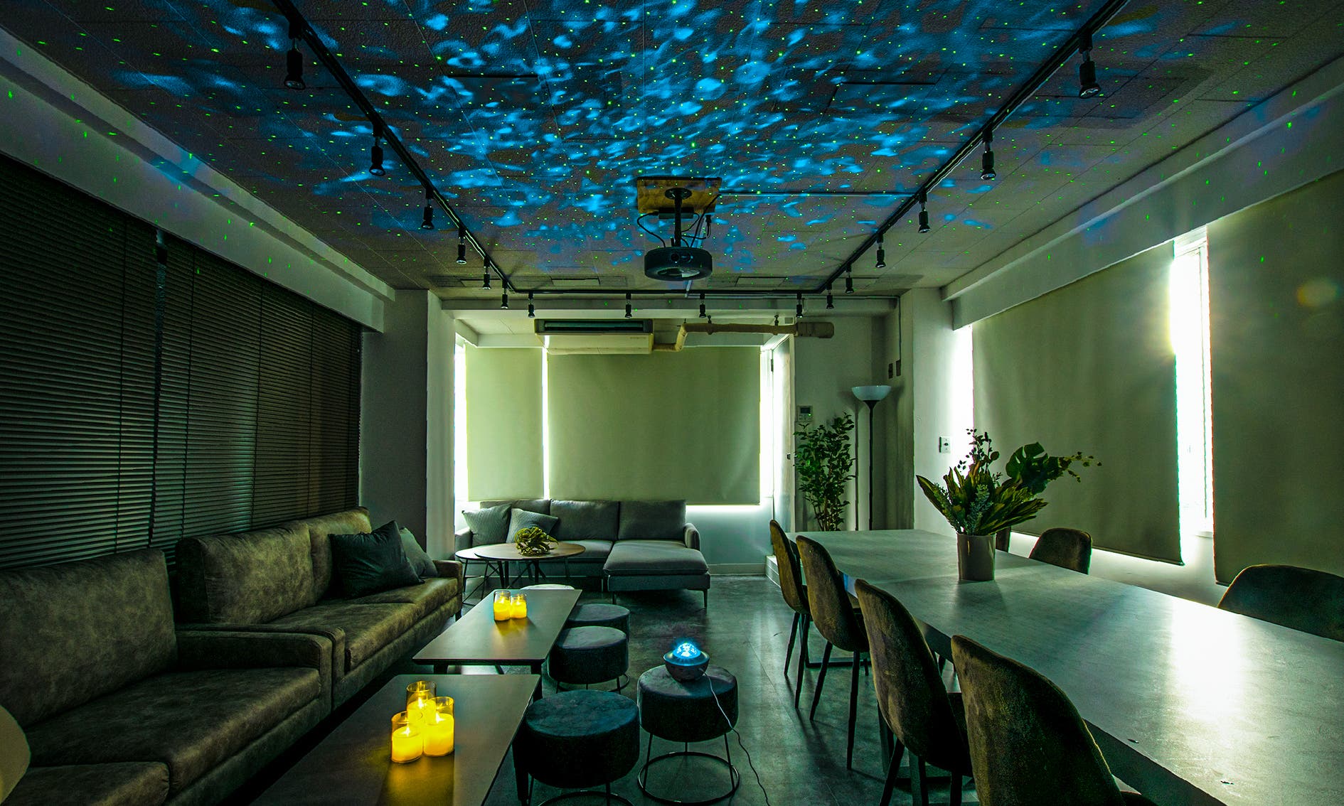 【西新宿駅1分】ベストホスト賞受賞/最大30名・24H/スクリーン100㌅/フロア貸切/パーティ🎉セミナー🌟女子会/ゲームの写真30