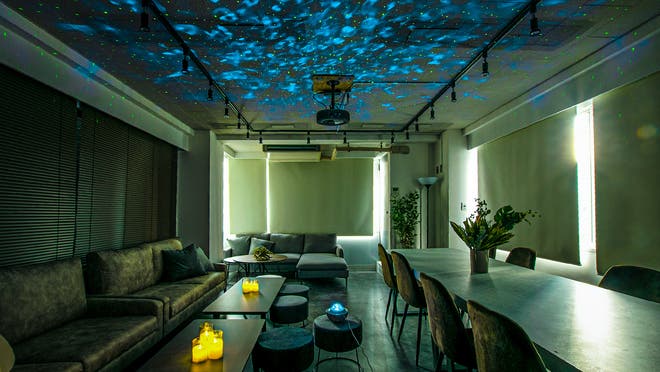 【西新宿駅1分】ベストホスト賞受賞/最大30名・24H/スクリーン100㌅/フロア貸切/パーティ🎉セミナー🌟女子会/ゲームの写真30