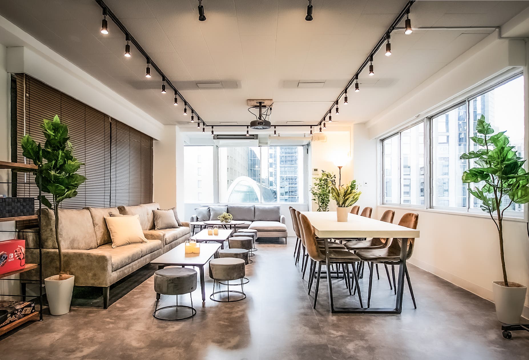 【西新宿駅1分】ベストホスト賞受賞/最大30名・24H/スクリーン100㌅/フロア貸切/パーティ🎉セミナー🌟女子会/ゲームの写真5