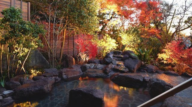 撮影限定 爽快感溢れる露天風呂で本格撮影 山藤の写真1