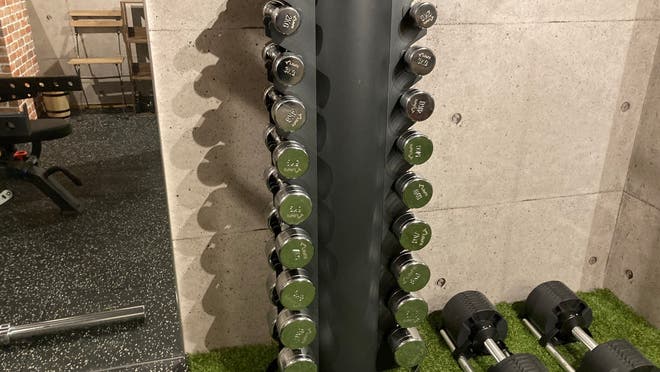 【代々木駅2分/新宿駅7分】綺麗な内装✨マルチマシン・可変式ダンベル完備🏋️♀️の写真4