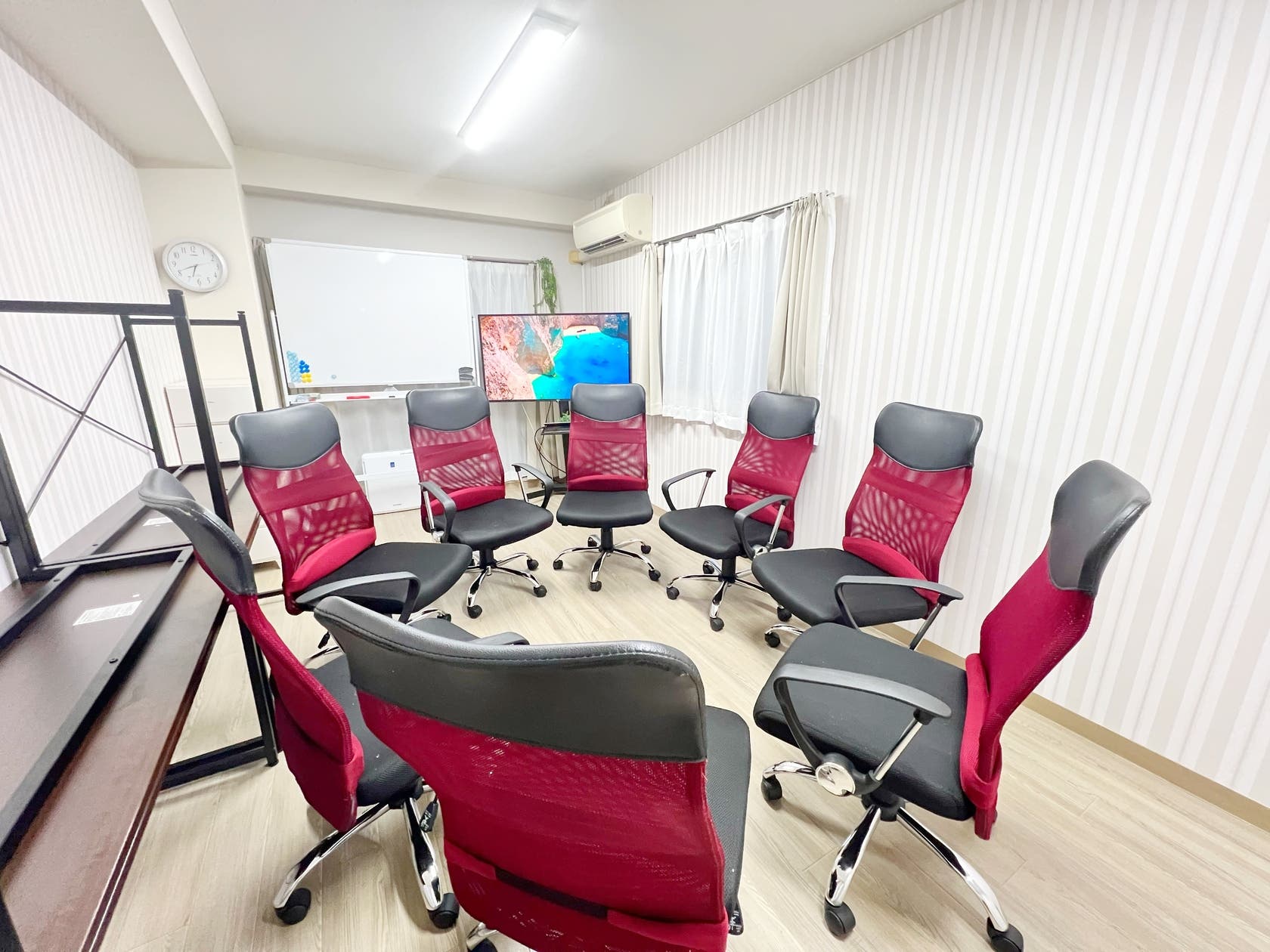 【池袋駅３分】無料WIFI, ホワイトボード,TVモニター,ビジネス、撮影、習い事、ゲーム、推し活などに。の写真8