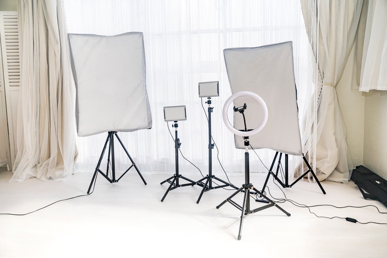 【リンバケ】駅1分✨自然光✨白基調✨ブランド家具✨おしゃれ✨ポートレート✨クリスマスツリー✨コスプレ✨物撮り✨インタビューの写真10