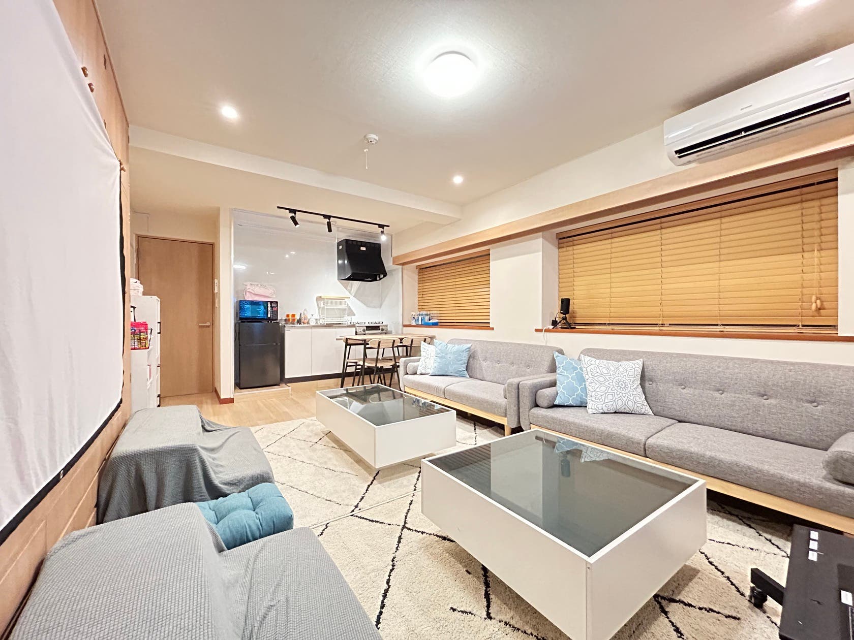 リフォーム済みで綺麗！18名OK/広い台所/24H/ゲーム機/大型プロジェクター【kitchen_002】の写真4