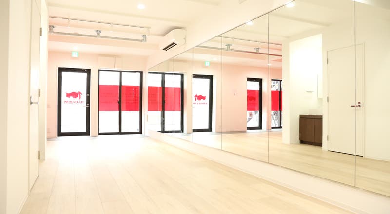 JR山手線・田端駅から徒歩5分の壁一面大きな鏡が特徴のレンタルスタジオ【ヨガやピラティス、ダンス、（キック）ボクシングに】