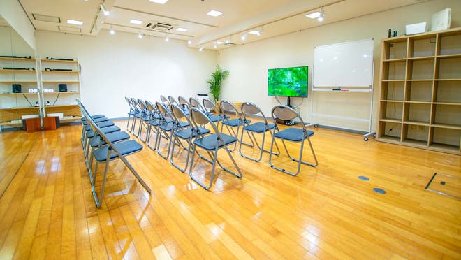 🉐24時間営業!三鷹駅徒歩6分 約50㎡のスタジオ/幅6m大型鏡 ダンス・ヨガ・ビジネス・セミナー・舞台・武道・撮影など多目的の写真7