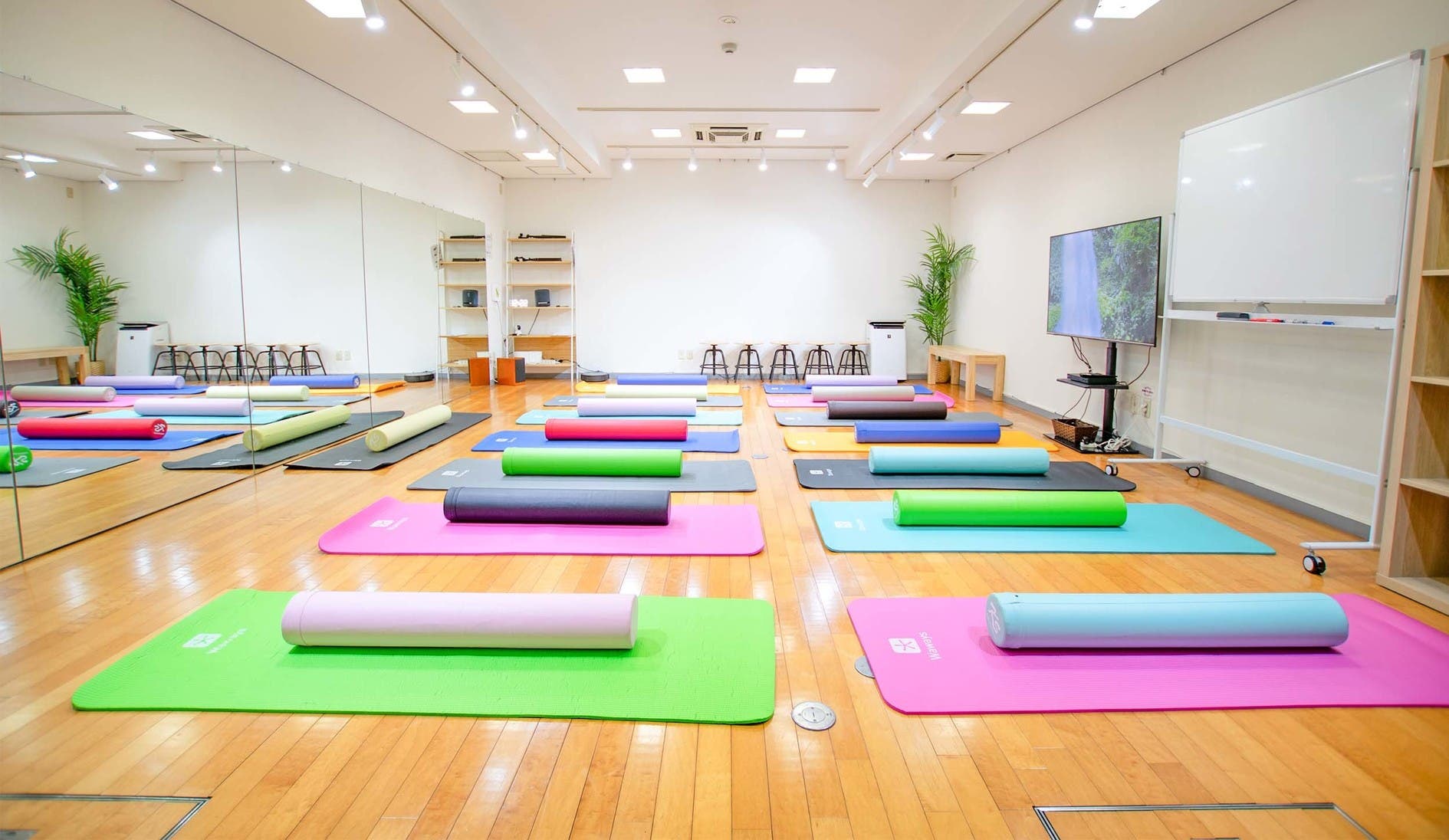 🉐24時間営業！三鷹駅徒歩6分 約50㎡のスタジオ／幅6m大型鏡 ダンス・ヨガ・ビジネス・セミナー・舞台・武道・撮影など多目的の写真6