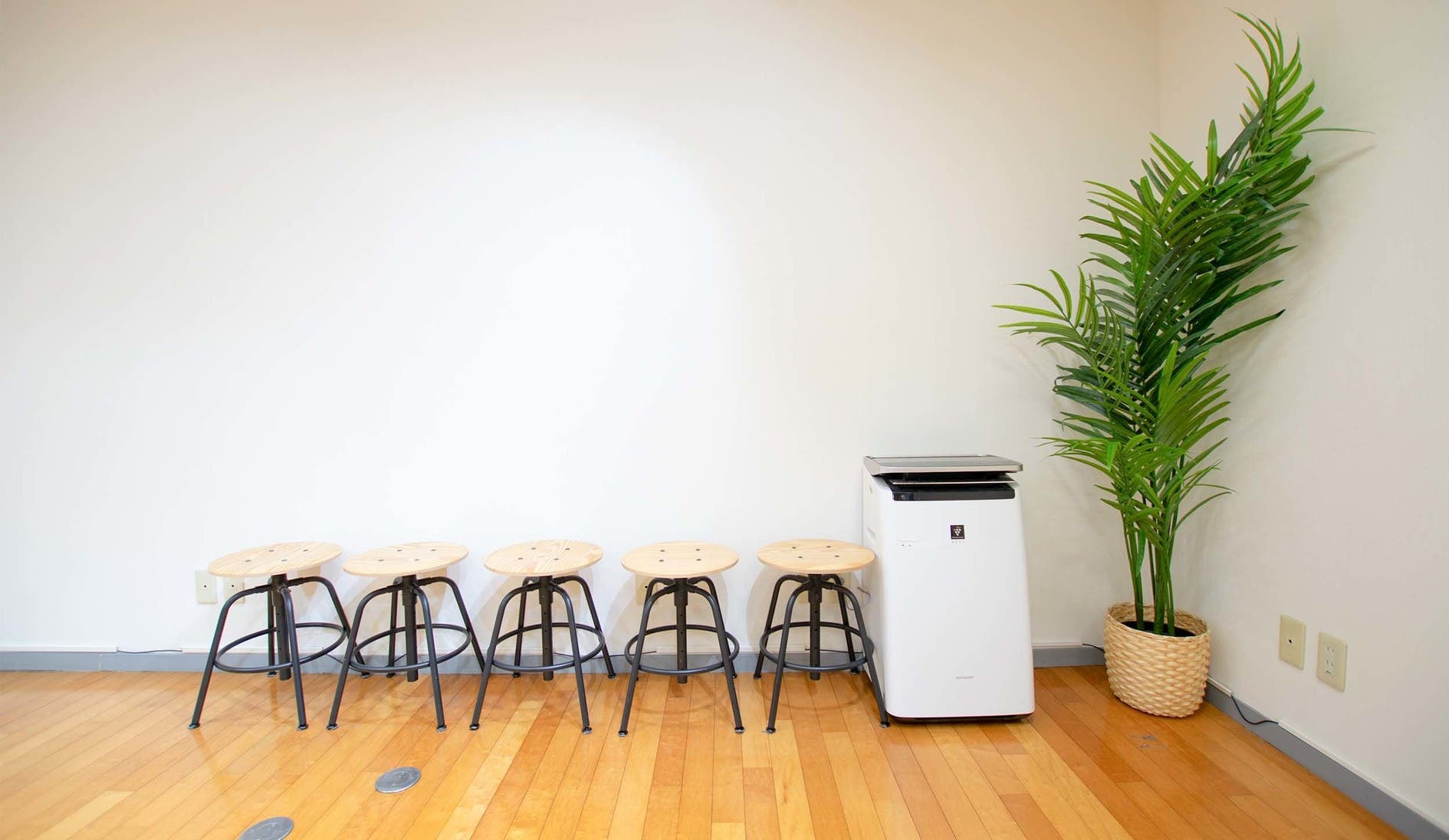 🉐24時間営業！三鷹駅徒歩6分 約50㎡のスタジオ／幅6m大型鏡 ダンス・ヨガ・ビジネス・セミナー・舞台・武道・撮影など多目的の写真16