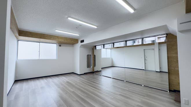 【池袋駅7分】☆ジャンプOK☆ダンス・ヨガなどにおすすめ/1日1回スタッフ完全清掃のスタジオの写真1