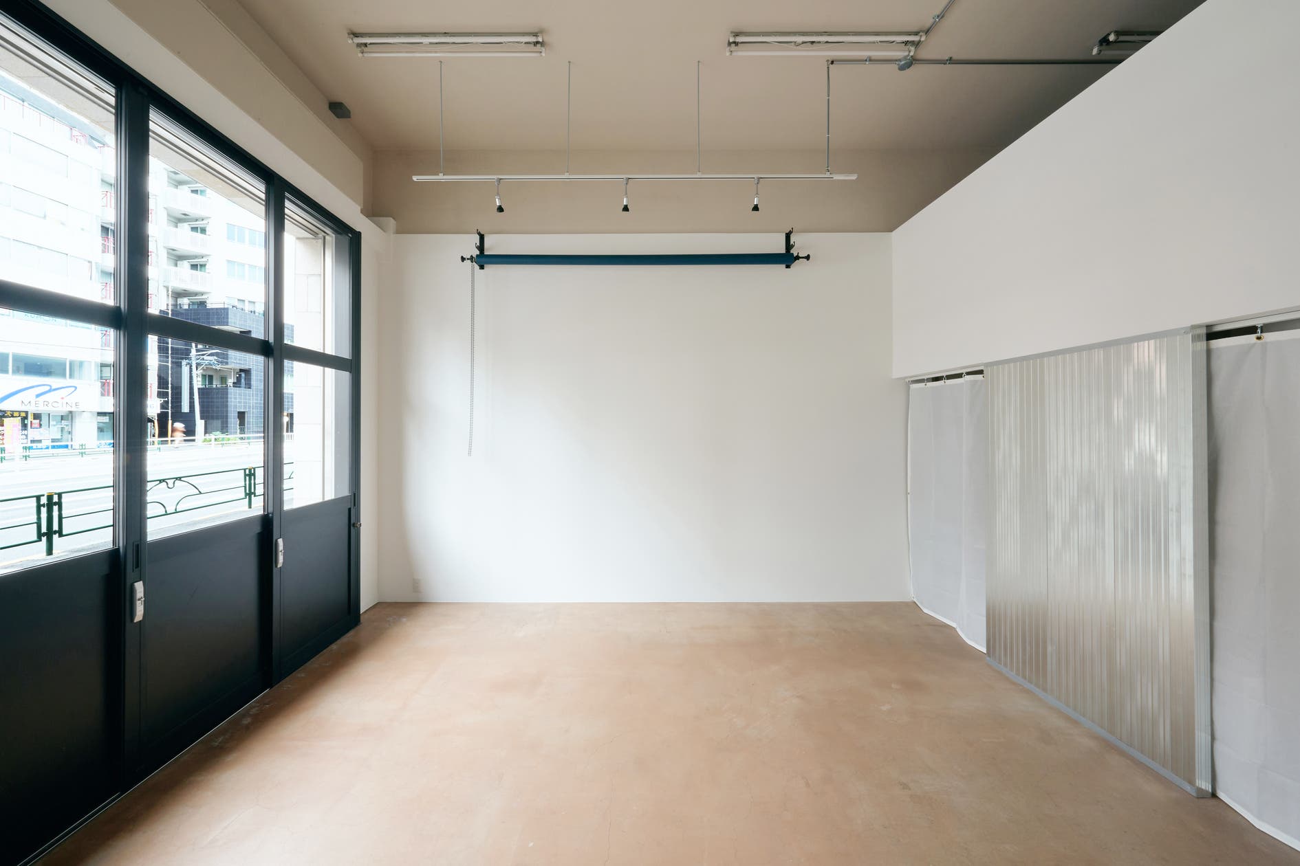 路面店で天井高4m以上のスタジオの写真1