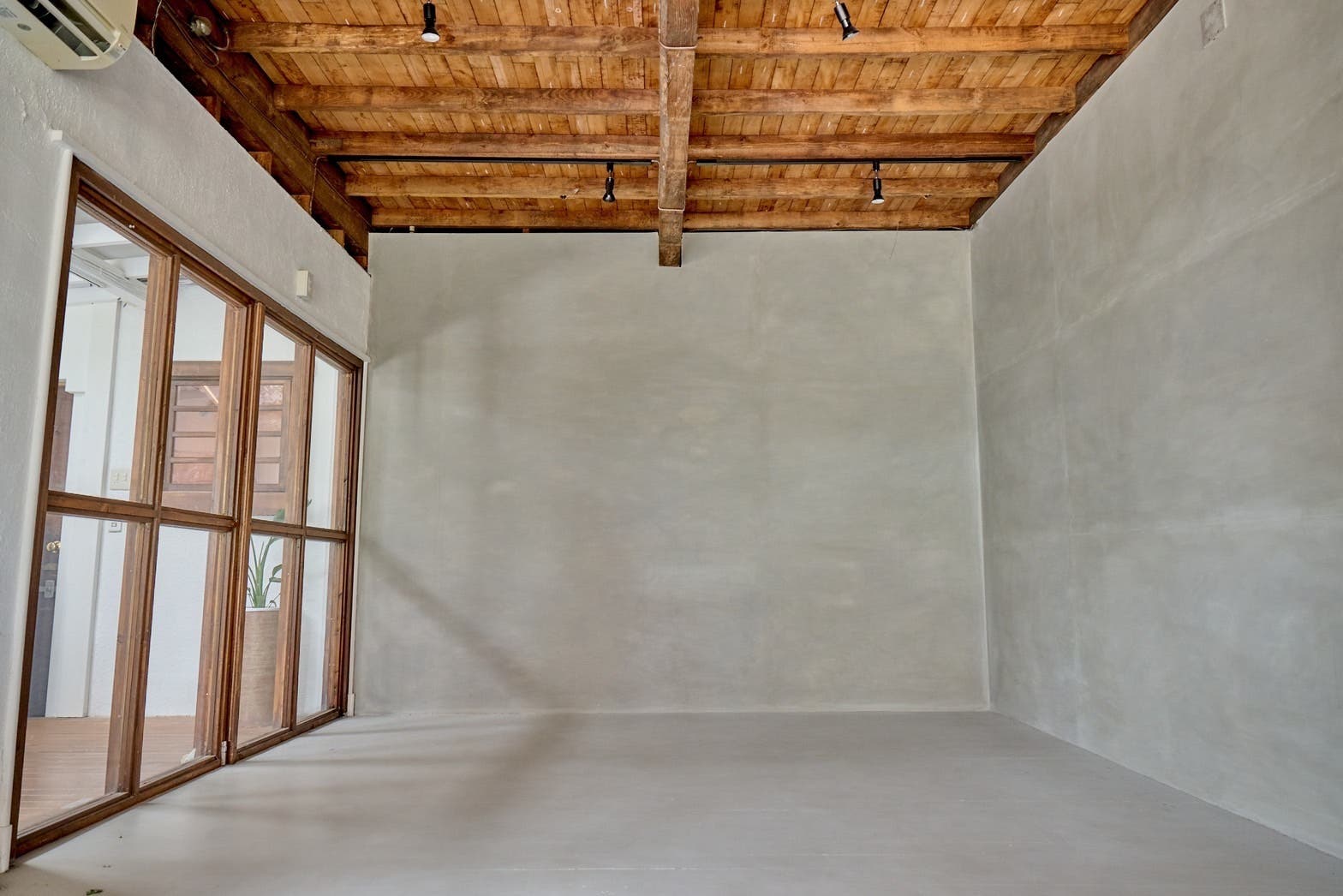 【フルリノベーション】自然光たっぷり/衣装のレンタルOKの写真6