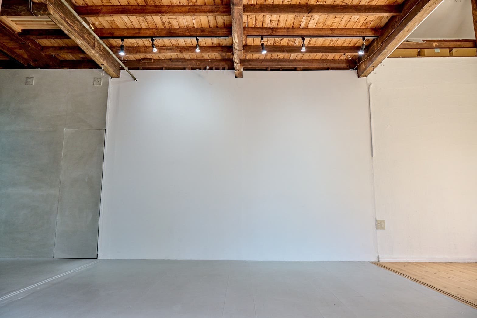 【フルリノベーション】自然光たっぷり/衣装のレンタルOKの写真7