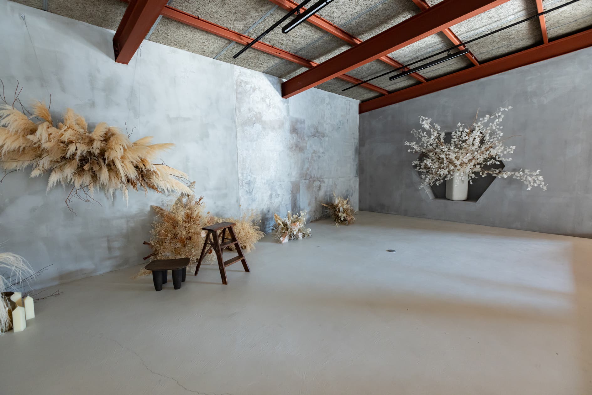 【工場跡地をリノベーションしたスタジオ】天井の高い広々グレースペース/写真撮影/岸和田和泉ICから車で10分の写真4