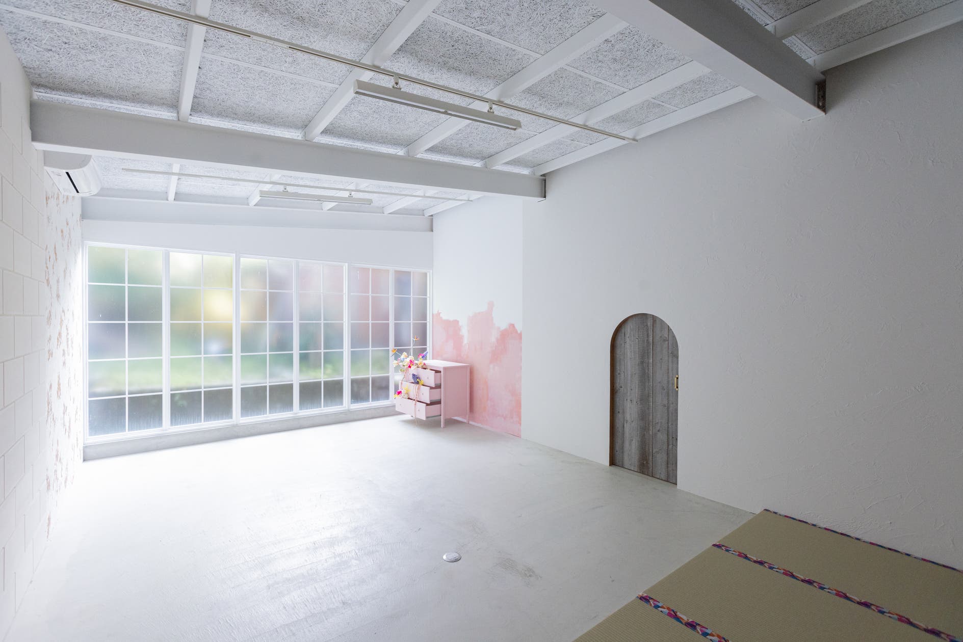 【工場跡地をリノベーションしたスタジオ】天井の高い広々グレースペース/写真撮影/岸和田和泉ICから車で10分の写真7