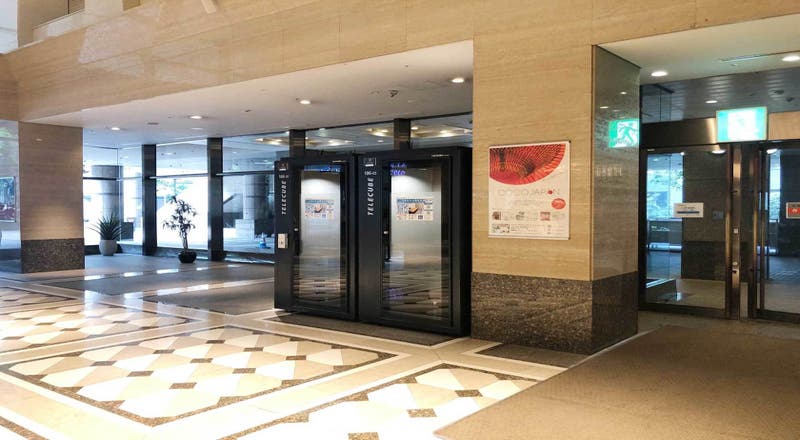 【テレキューブ】城山トラストタワーの個室型ワークブース（186-02）です。視線と音を遮る、プライベートな集中環境。