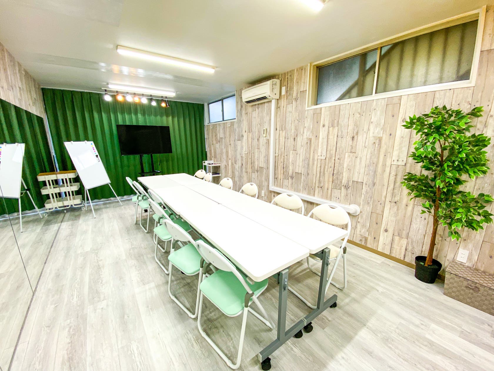 新所沢3分！当日予約OK！5.4m大型鏡のレンタルスタジオ（ダンス・演劇・ヨガ）、会議室利用もOK（最大12名）の写真8