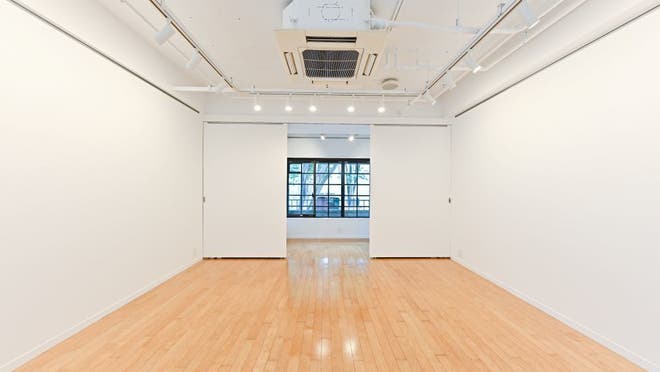 試着室・天吊ハンガーパイプ有:展示会/受注会/ポップアップに最適な表参道ヒルズ同潤館にあるイベントスペースの写真11