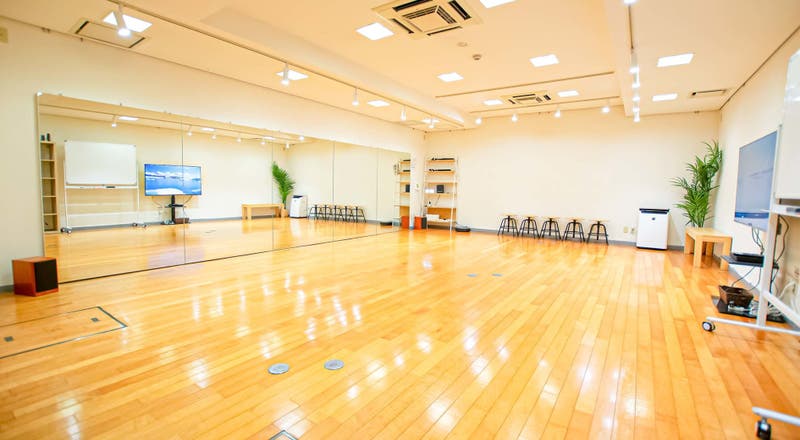 🉐24時間営業！三鷹駅徒歩6分 約50㎡のスタジオ／幅6m大型鏡 ダンス・ヨガ・ビジネス・セミナー・舞台・武道・撮影など多目的