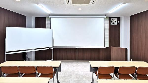 【201】大会議室(定員60名) 阪急 烏丸駅、京都市営地下鉄 四条駅、京阪 祇園四条駅からそれぞれ徒歩10分以内の貸会議室の写真1