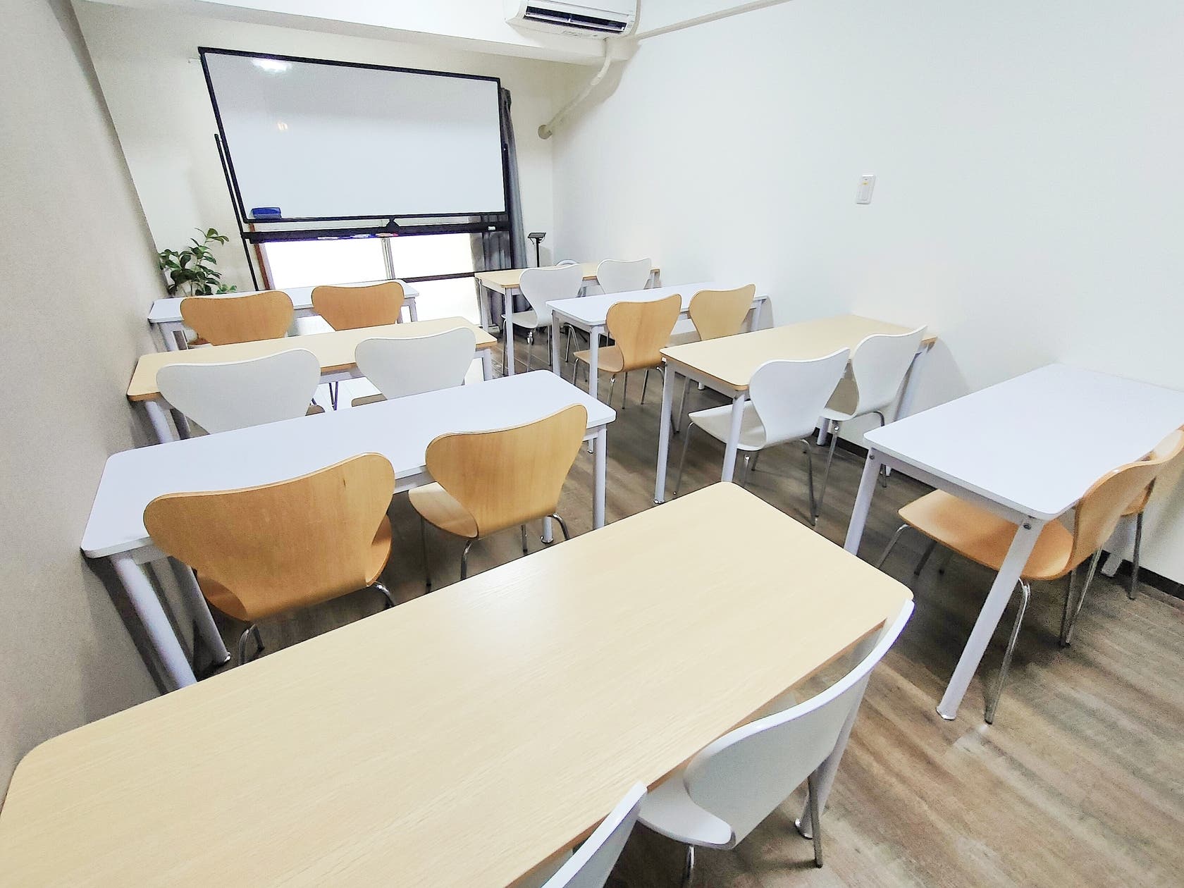 〈JOY博多1〉【博多駅5分/16名利用可】設備無料/高速光Wi-Fi/ホワイトボード/プロジェクタースクリーンの写真7