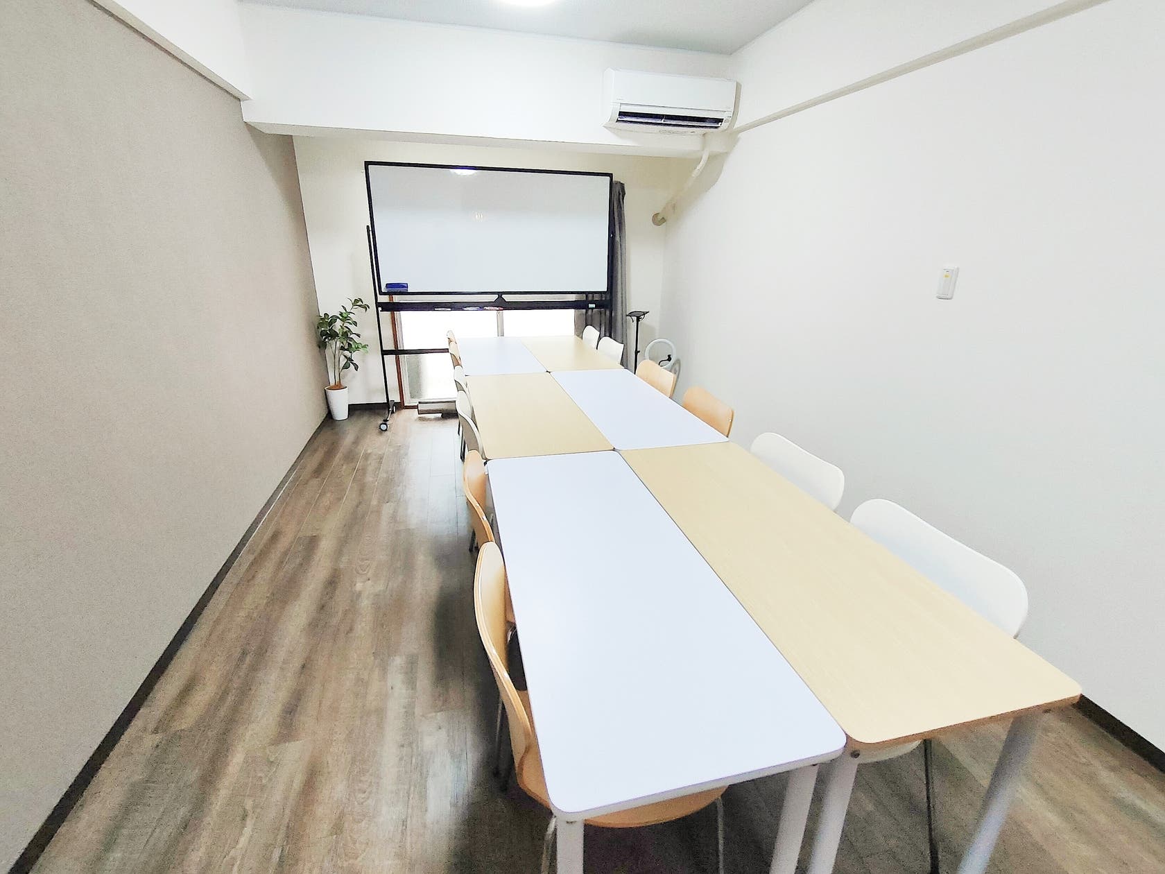 〈JOY博多1〉【博多駅5分/16名利用可】設備無料/高速光Wi-Fi/ホワイトボード/プロジェクタースクリーンの写真8