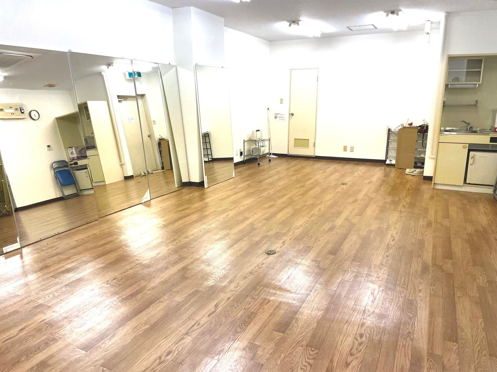 【後楽園駅徒歩５分】都心で格安／ダンスのできるレンタルスタジオ／大型鏡約6m／ダンス・ヨガ・ピラティス・演劇などの写真4