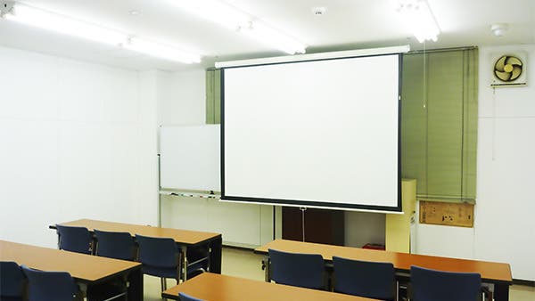 【301】大会議室(定員30名) 阪急 烏丸駅、京都市営地下鉄 四条駅、京阪 祇園四条駅からそれぞれ徒歩10分以内の貸会議室の写真3