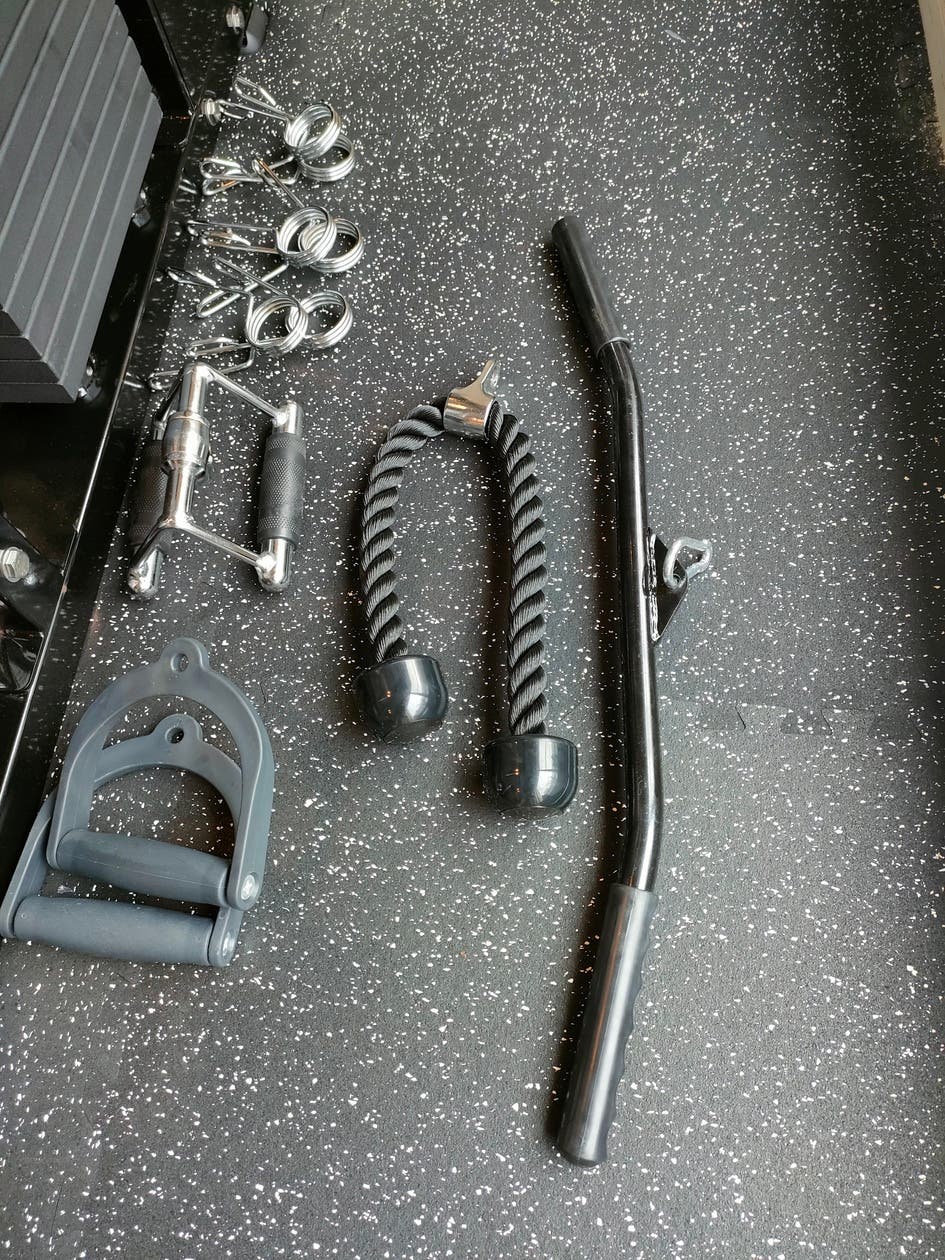 24時間ジム、新宿3丁目駅3分、当日予約でお得な割引きも！人気マルチマシン完備、個人利用可、自分好みの照明演出に、ドラマ出演ジムの写真14