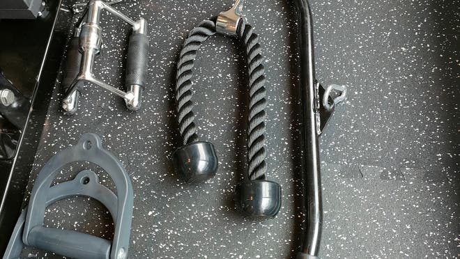 24時間ジム、新宿3丁目駅3分、当日予約でお得な割引きも!人気マルチマシン完備、個人利用可、自分好みの照明演出に、ドラマ出演ジムの写真14