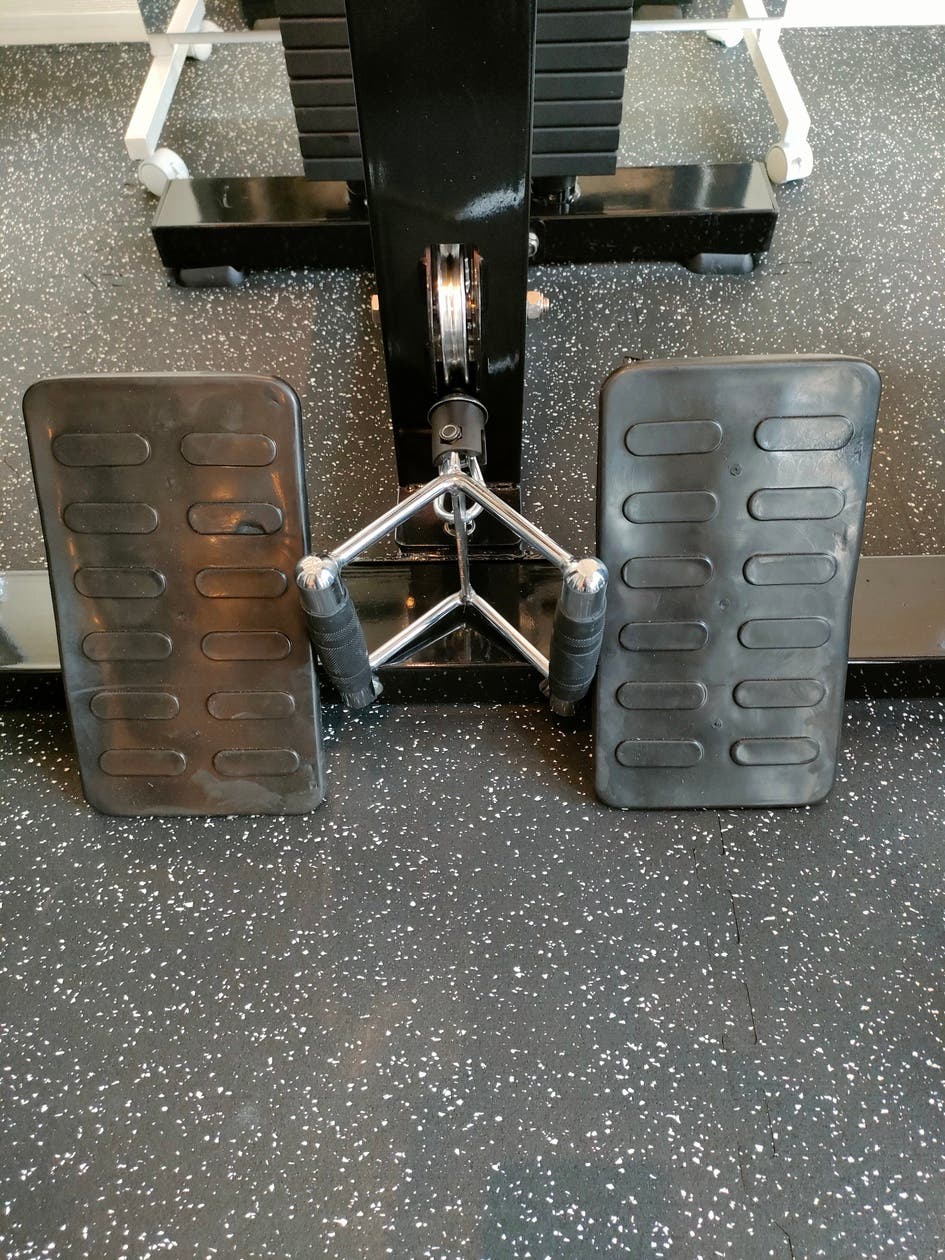 24時間ジム、新宿3丁目駅3分、当日予約でお得な割引きも！人気マルチマシン完備、個人利用可、自分好みの照明演出に、ドラマ出演ジムの写真16