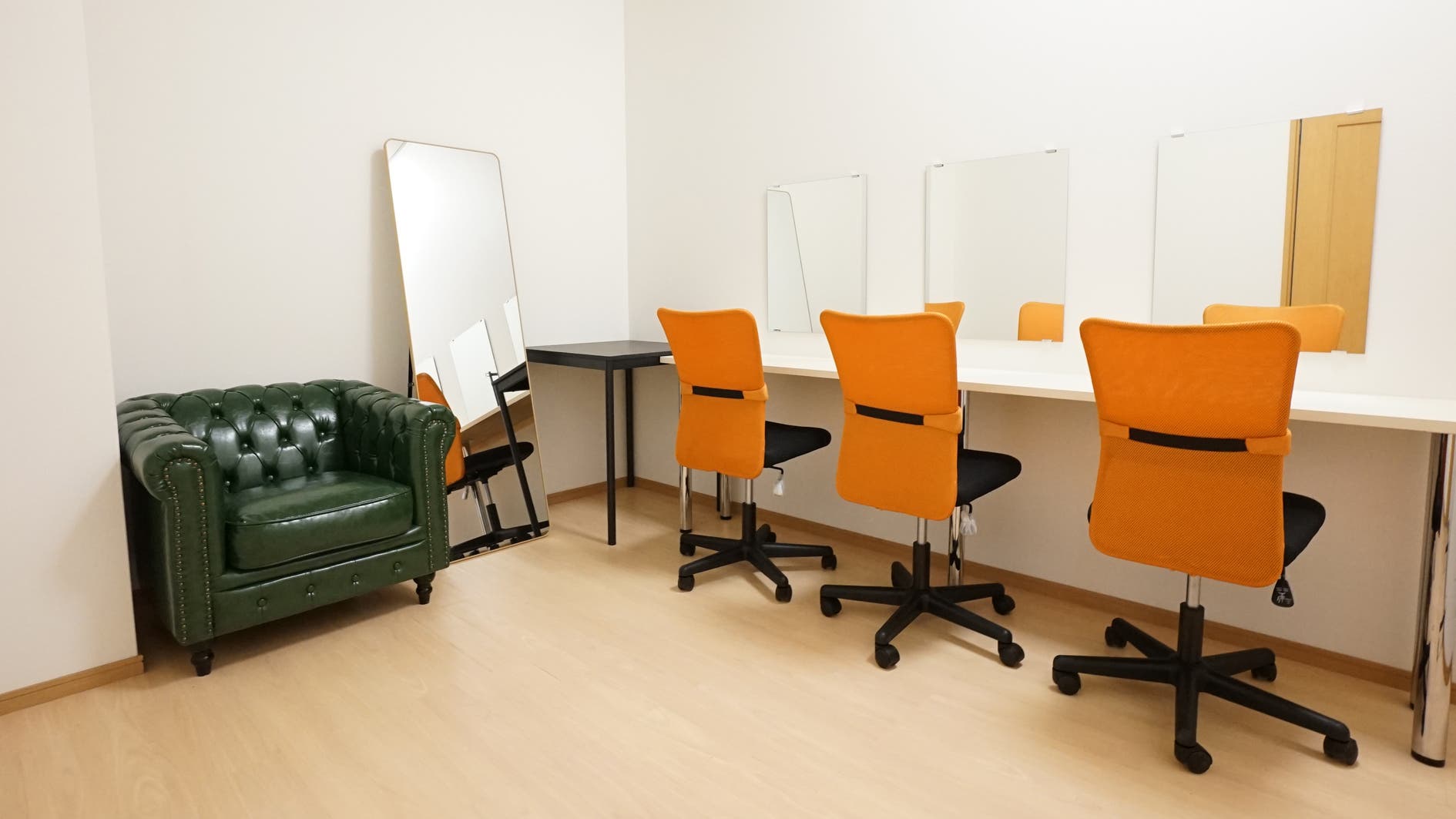 福島駅徒歩6分　映像美術部がデザインした『撮影しやすい』建て込み型ハウススタジオの写真10