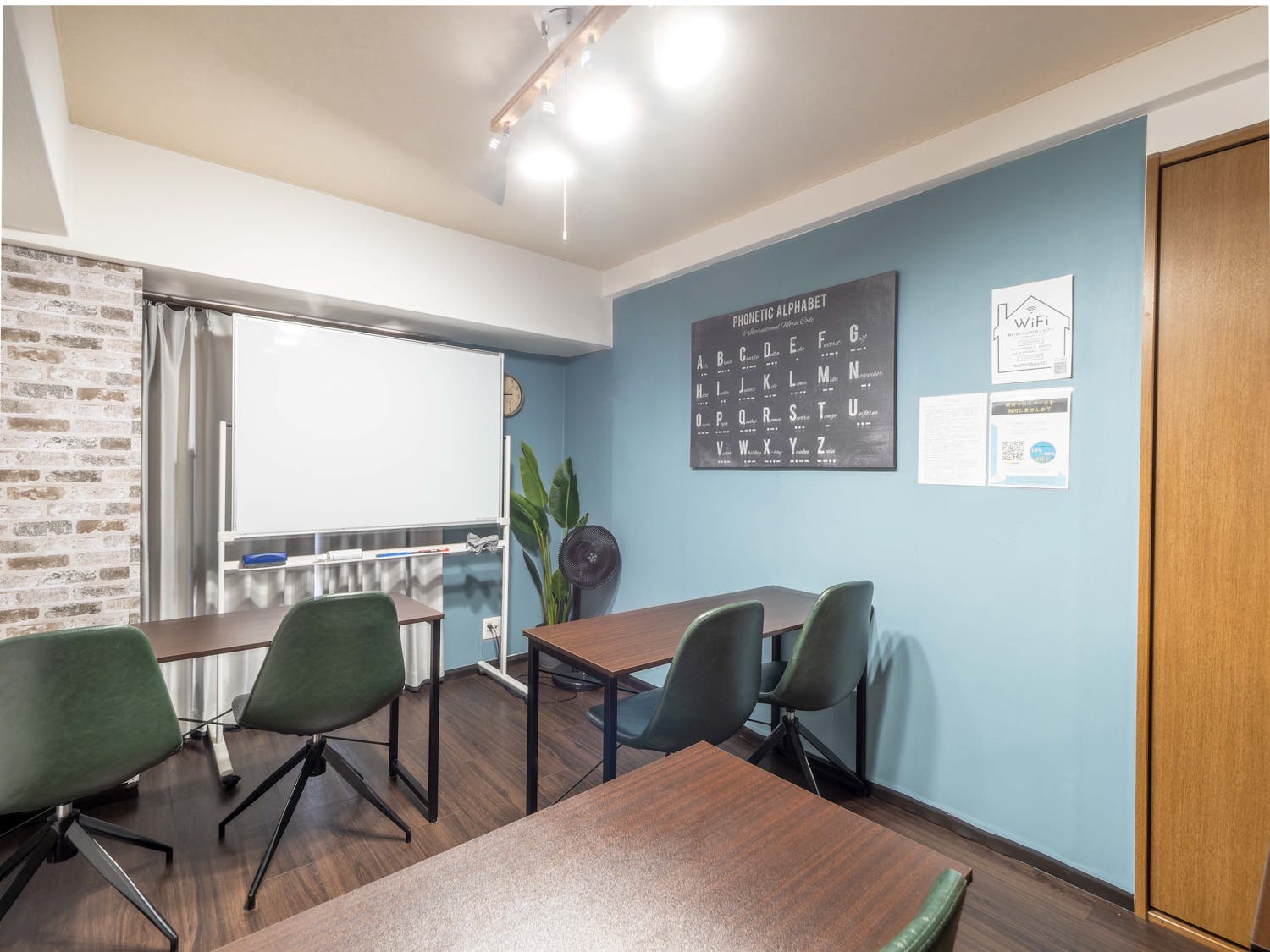 【京橋駅３分】貸会議室/交流会/ボドゲ会🌸24H/最大12名✨高速WiFi・プロジェクター・★完全個室🌸ボードゲームありの写真4