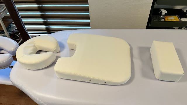 文化村から徒歩2分・神泉駅歩3分|広々サロン。昇降ベッド・大型テーブルとソファを配したボタニカルな空間 *4階まで階段ですの写真23