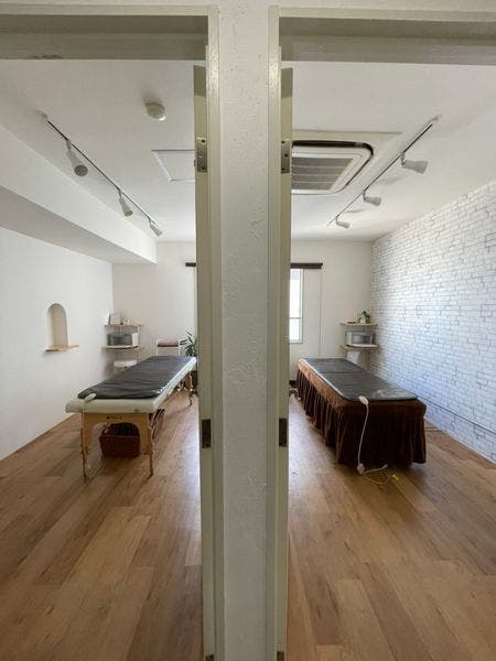 【Room1】アンチエイジングラボ：千葉駅徒歩5分レンタルサロンとは思えない内装が自慢の写真8