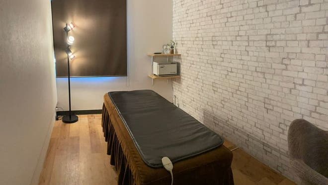 【Room2】アンチエイジングラボ 千葉駅徒歩5分レンタルサロンとは思えない内装が自慢です。の写真7