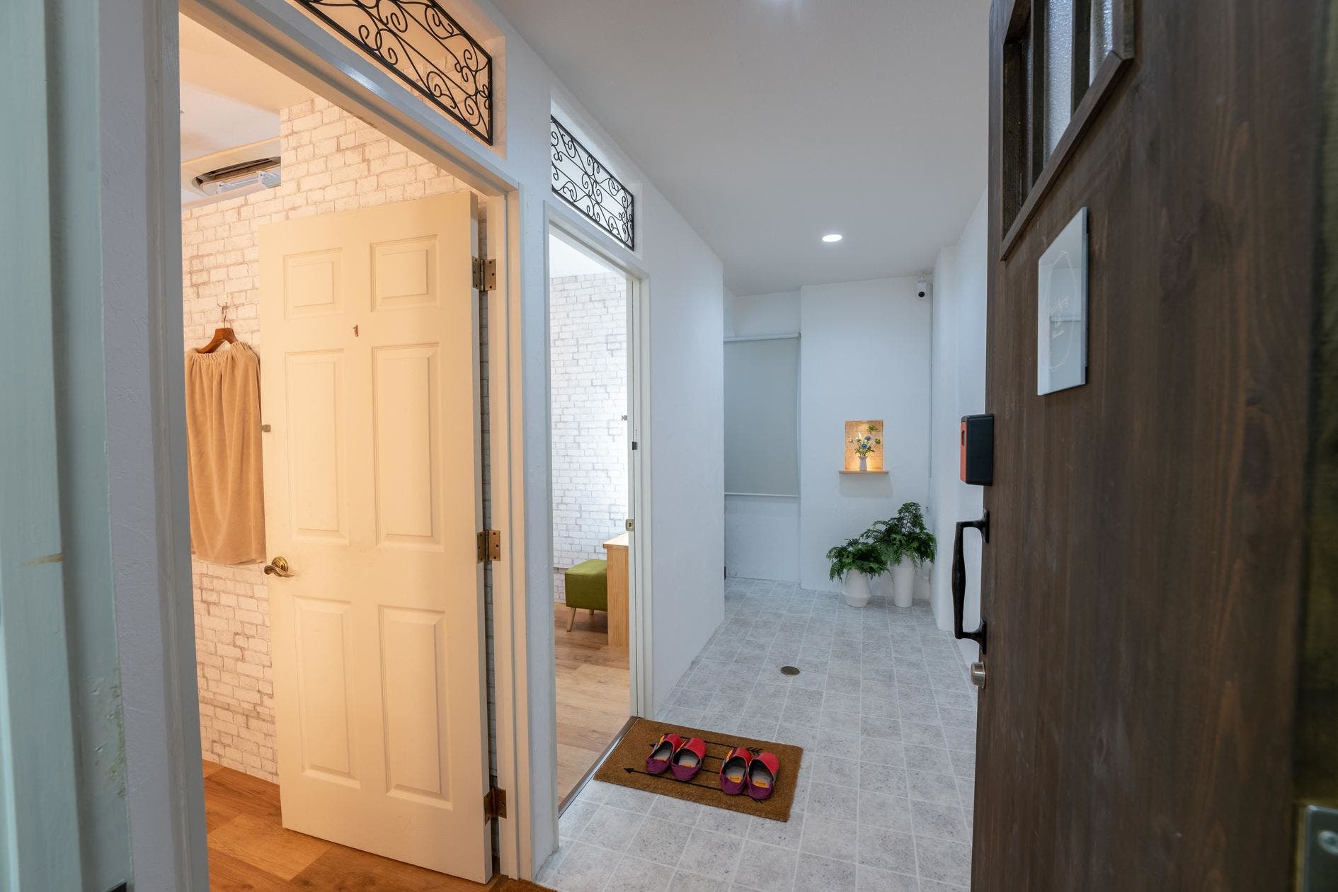 【Room２】アンチエイジングラボ　千葉駅徒歩5分レンタルサロンとは思えない内装が自慢です。の写真9