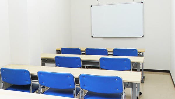 【304】中会議室(定員13名)の写真1