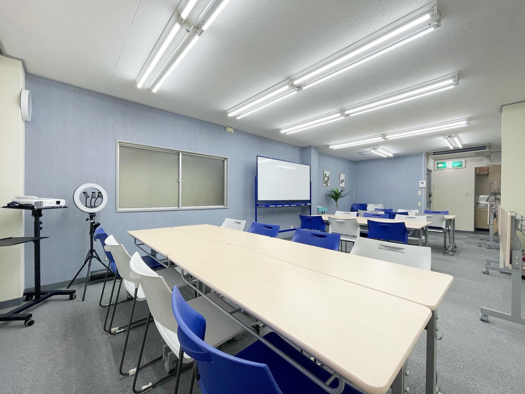 浜松町駅４分✨大門駅２分/平日1999円～/30名/光Wi-Fi/設備無料/プロジェクター/レイアウト自由/スクリーンの写真5