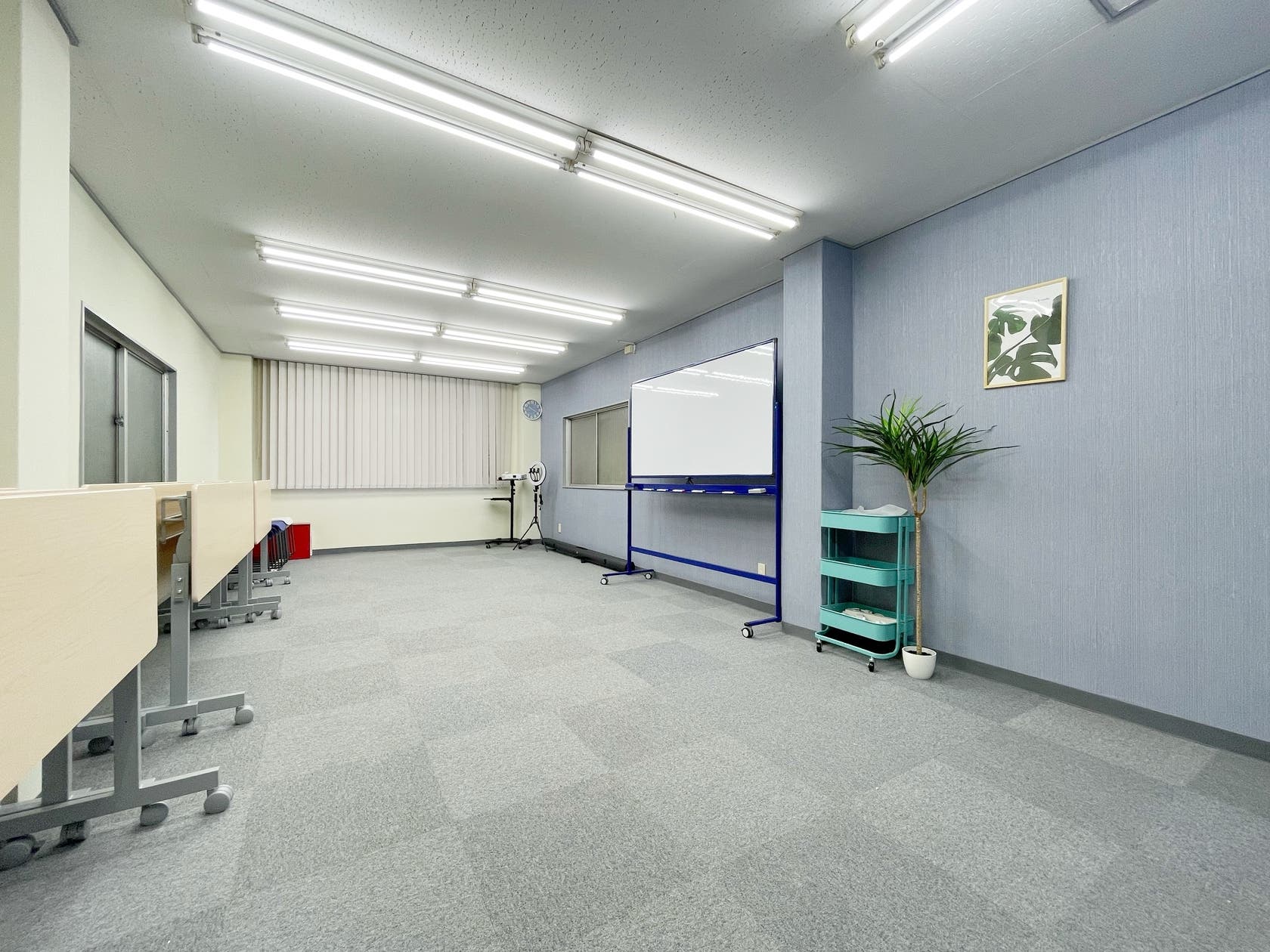 浜松町駅４分✨大門駅２分/平日1999円～/30名/光Wi-Fi/設備無料/プロジェクター/レイアウト自由/スクリーンの写真13