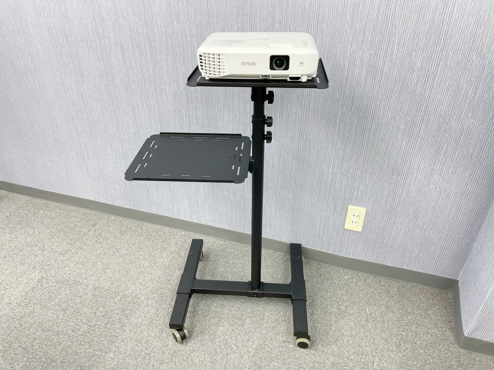 浜松町駅４分✨大門駅２分/平日1999円～/30名/光Wi-Fi/設備無料/プロジェクター/レイアウト自由/スクリーンの写真18