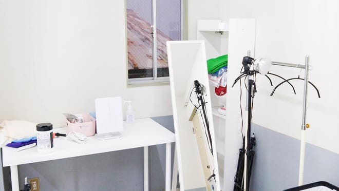 なんば駅近くの白ホリスタジオ。推し活、衣装撮影や商品撮影やアーティスト写真に最適!血糊撮影も可能。の写真3