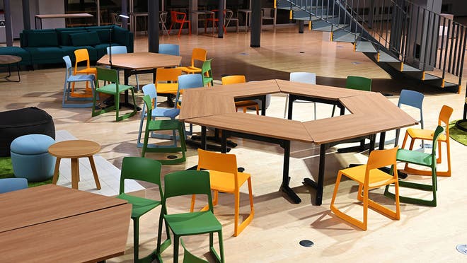 貸し会議室ワーク1-2 モニター、ホワイトボードを完備したオーソドックスな会議室の写真2