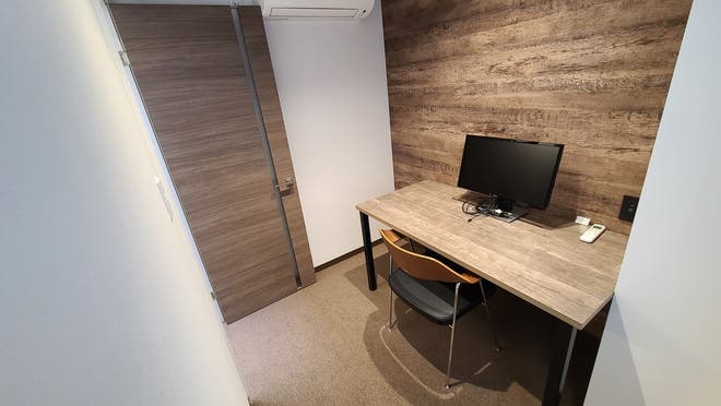 天満橋駅4番出口より6分<個室【RoomC】テレワーク>リモートワーク/高速wifi/モニター/勉強/都度清掃/1時間から利用可の写真1