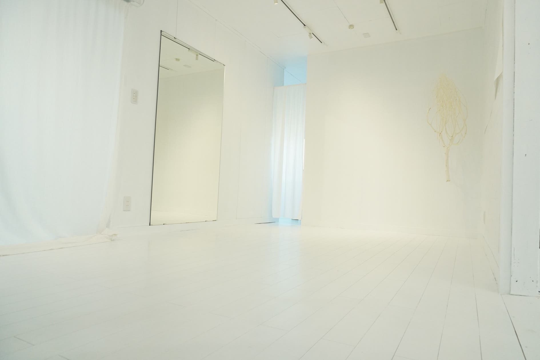 【各務原市那加_撮影スタジオ_古民家リノベ済】白基調の撮影スペース〈コスプレ／ポートレート／ベビー／バースデーフォトなど〉の写真5