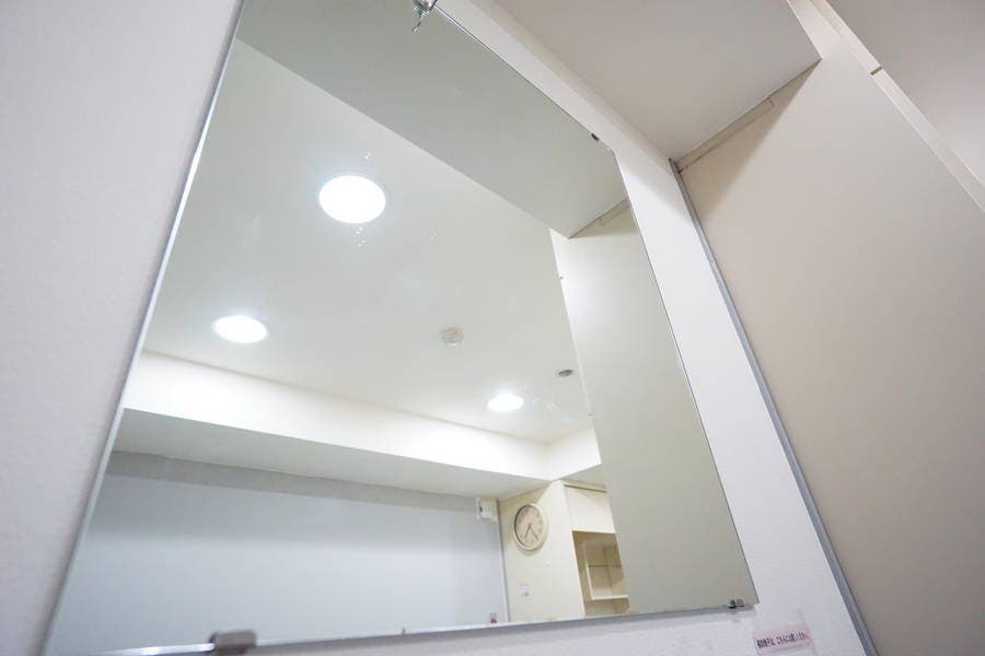 【新橋/汐留/御成門駅徒歩5分！10名利用可！】プロジェクター・高速WiFi全て無料！ふれあい貸し会議室 新橋A CoCoiiの写真15