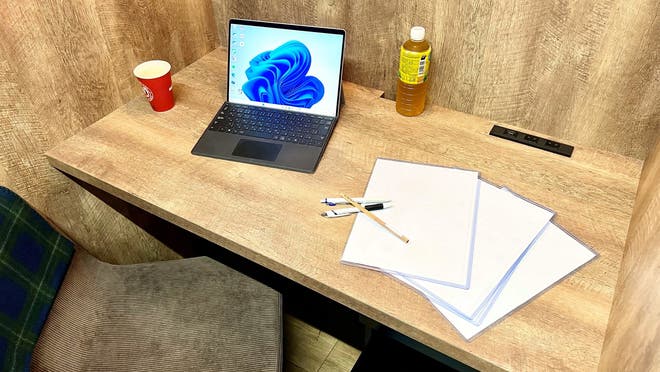 1名様用のワイドブース【5】東銀座 駅から直結!コワーキングにおススメ!の写真1