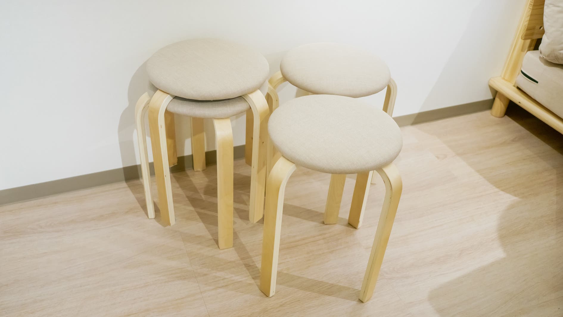 ＜無料＞スツール×4の画像1